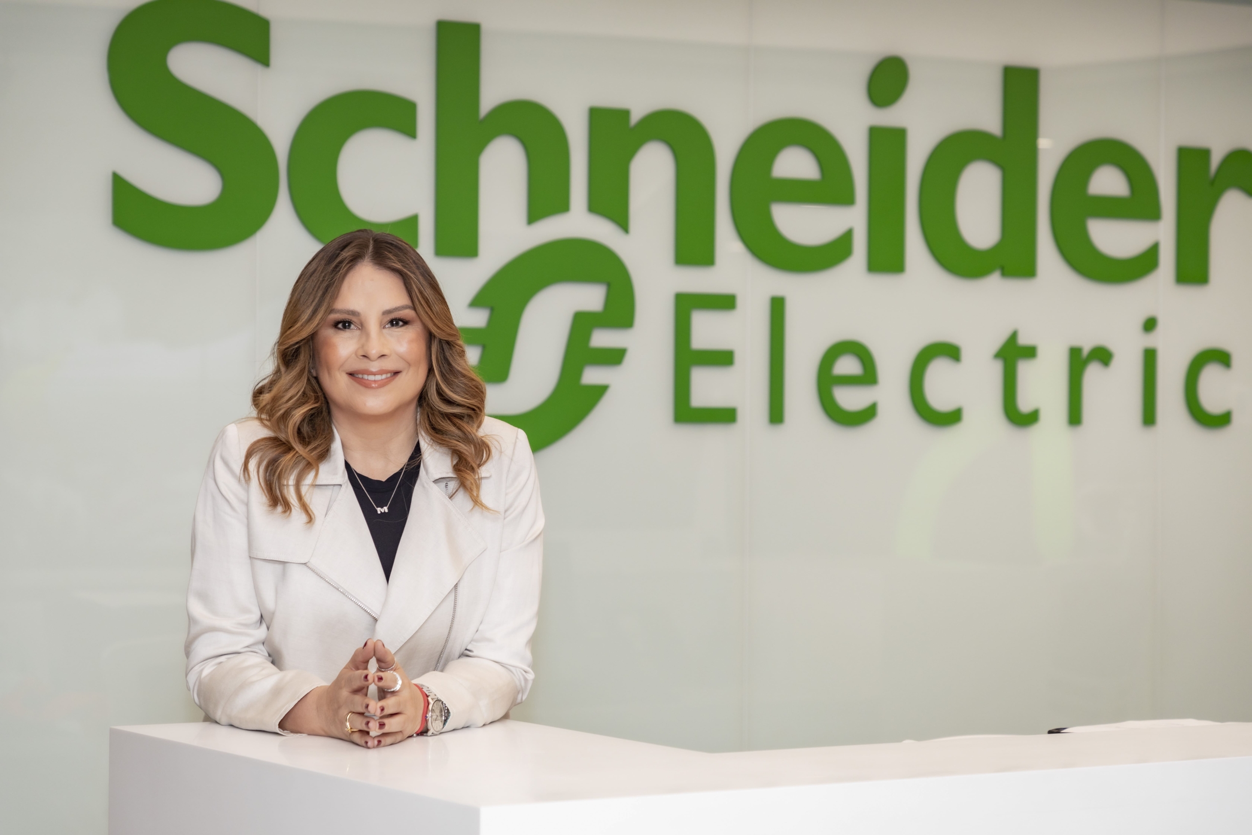 MARTA SÁNCHEZ, VP de Secure Power de Schneider Electric (1) - Guía del Gas